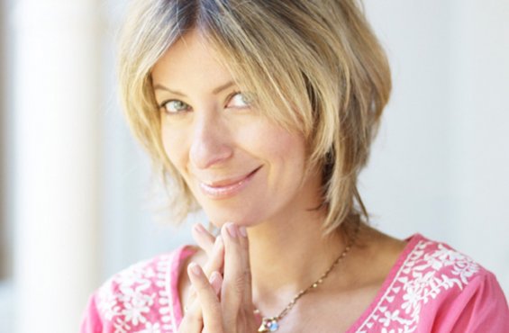 Maya Fiennes - All Gurbani Online - SikhNet Play